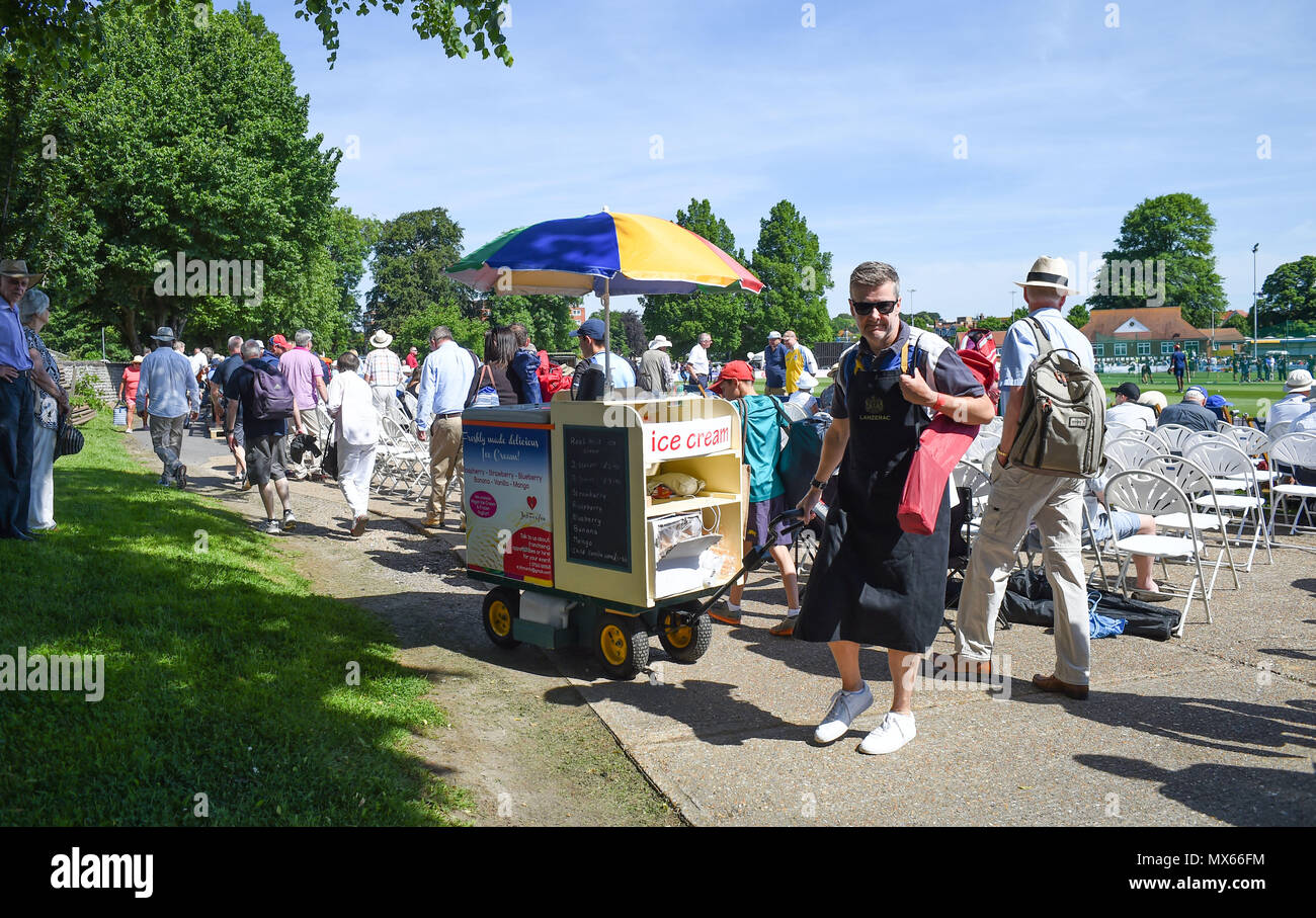 Cricket stall hi-res stock photography and images - Alamy