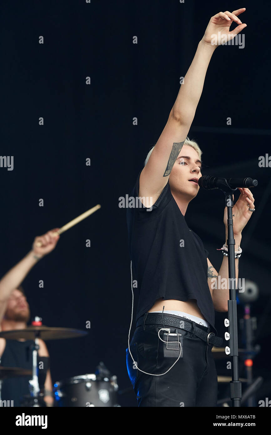 Pvris lyndsey hi-res stock photography and images - Alamy