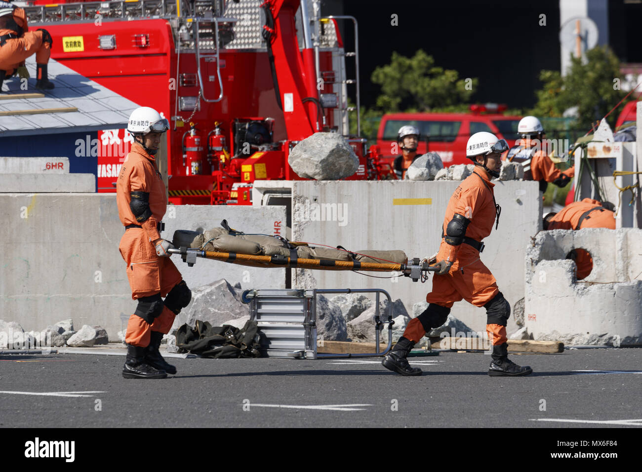 Tokyo, Japan. 3rd June, 2018. Firefighters participate in fire drills ...