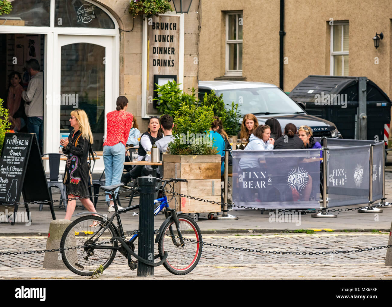 Venue seating hi-res stock photography and images - Alamy