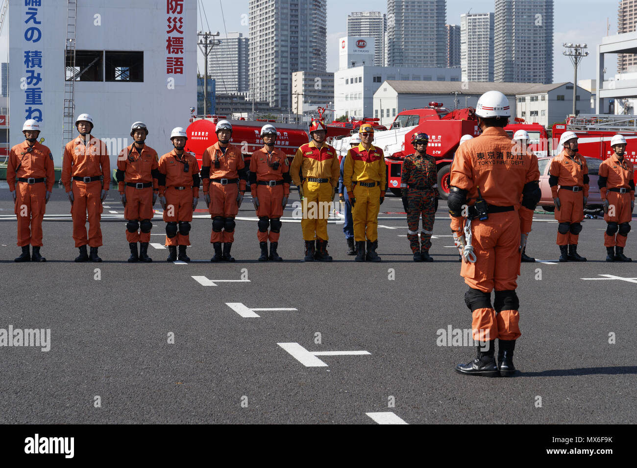 Tokyo, Japan. 3rd June, 2018. Firefighters participate in fire drills ...