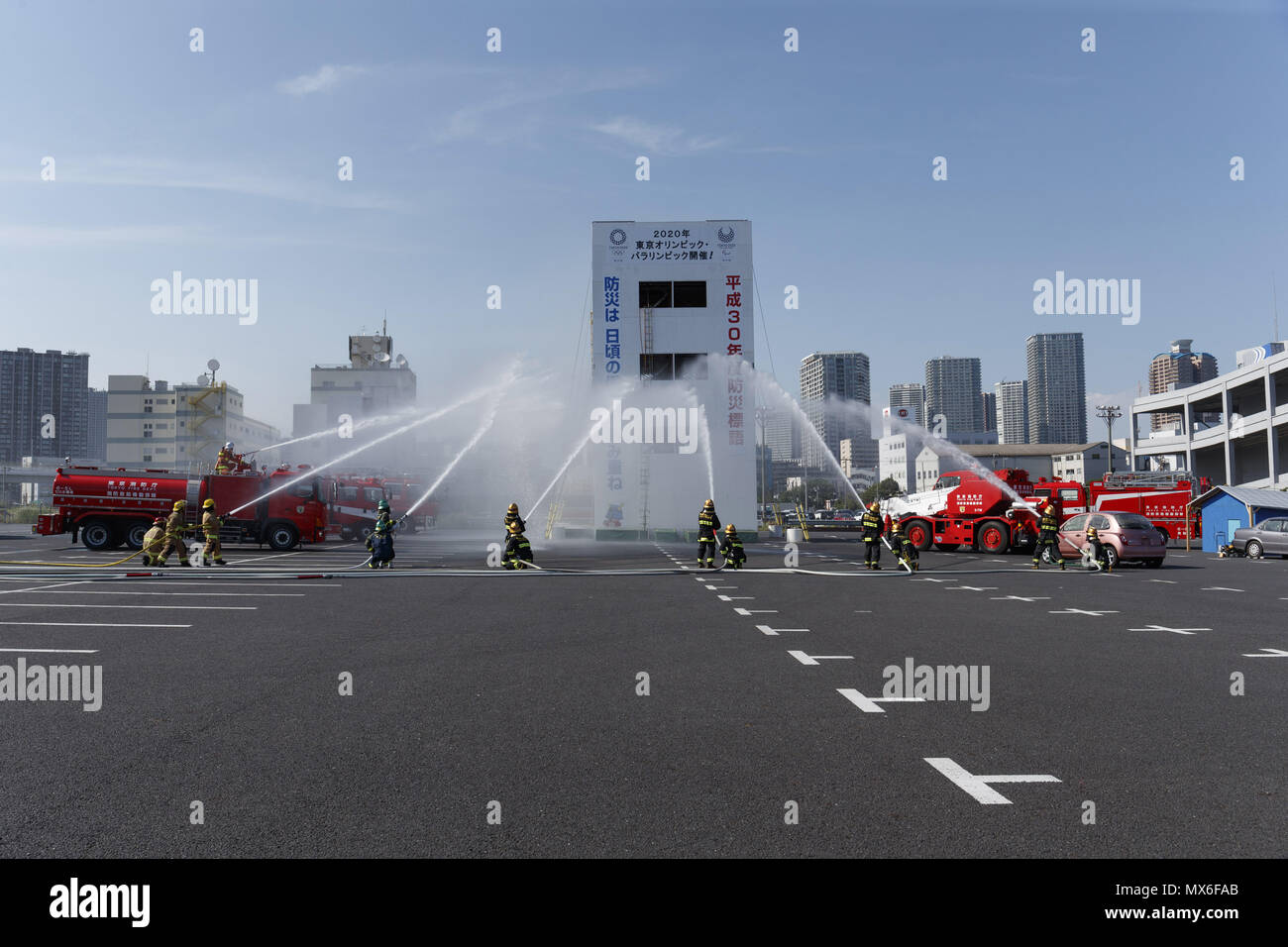 Tokyo, Japan. 3rd June, 2018. Firefighters participate in fire drills ...