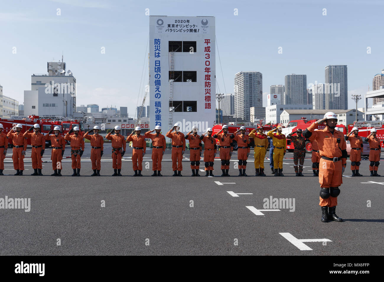 Tokyo, Japan. 3rd June, 2018. Firefighters participate in fire drills ...