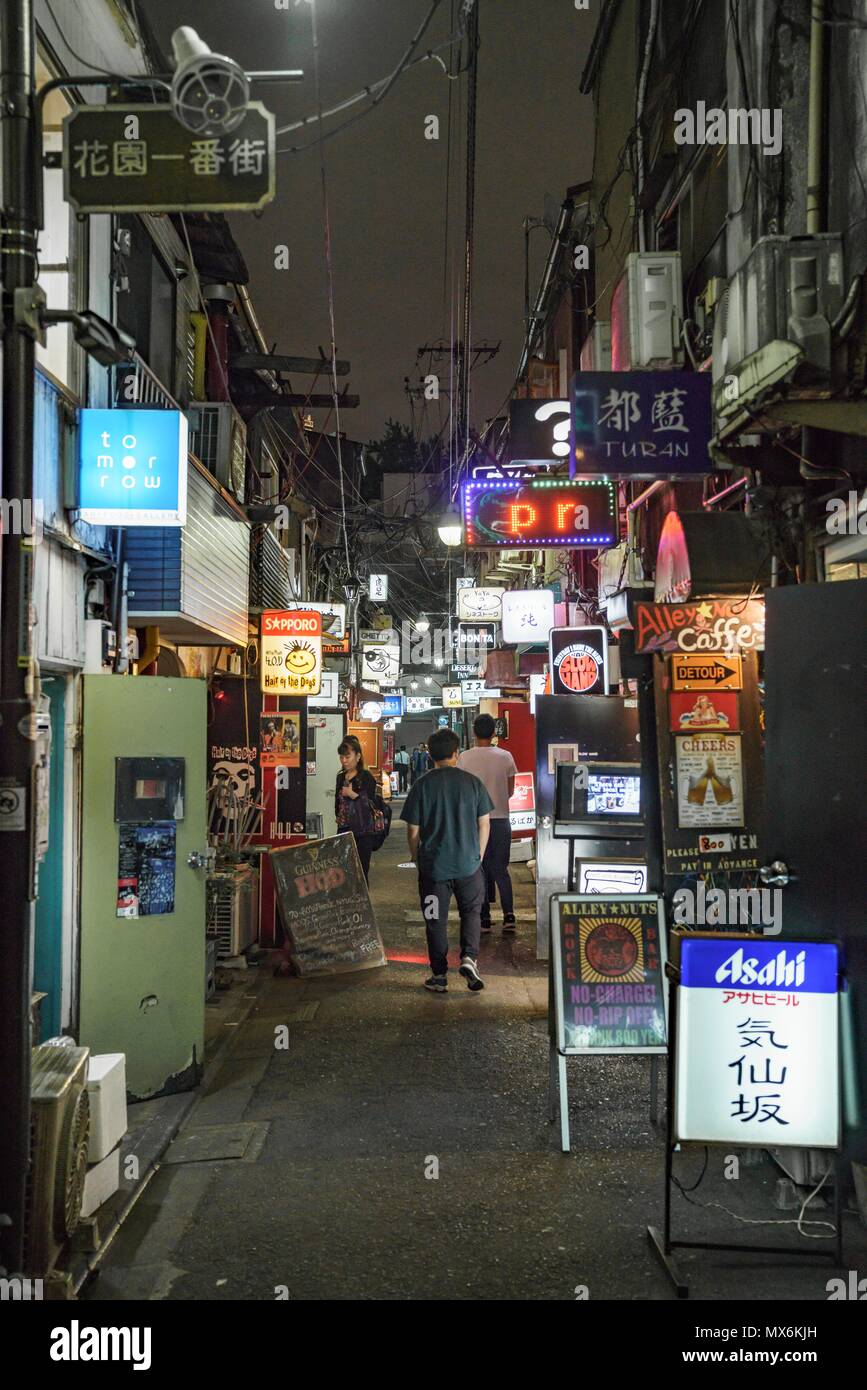 Golden gai shinjuku hi-res stock photography and images - Alamy