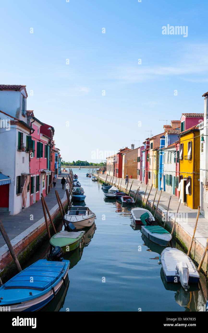Colored houses view. Burano island, Venice. Traditional italian ...