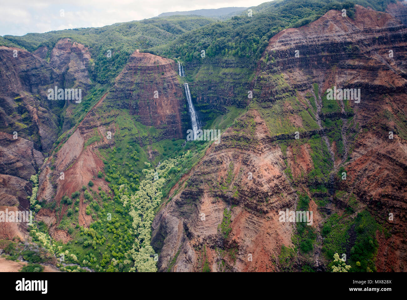 Pali waterfall oahu hi-res stock photography and images - Alamy