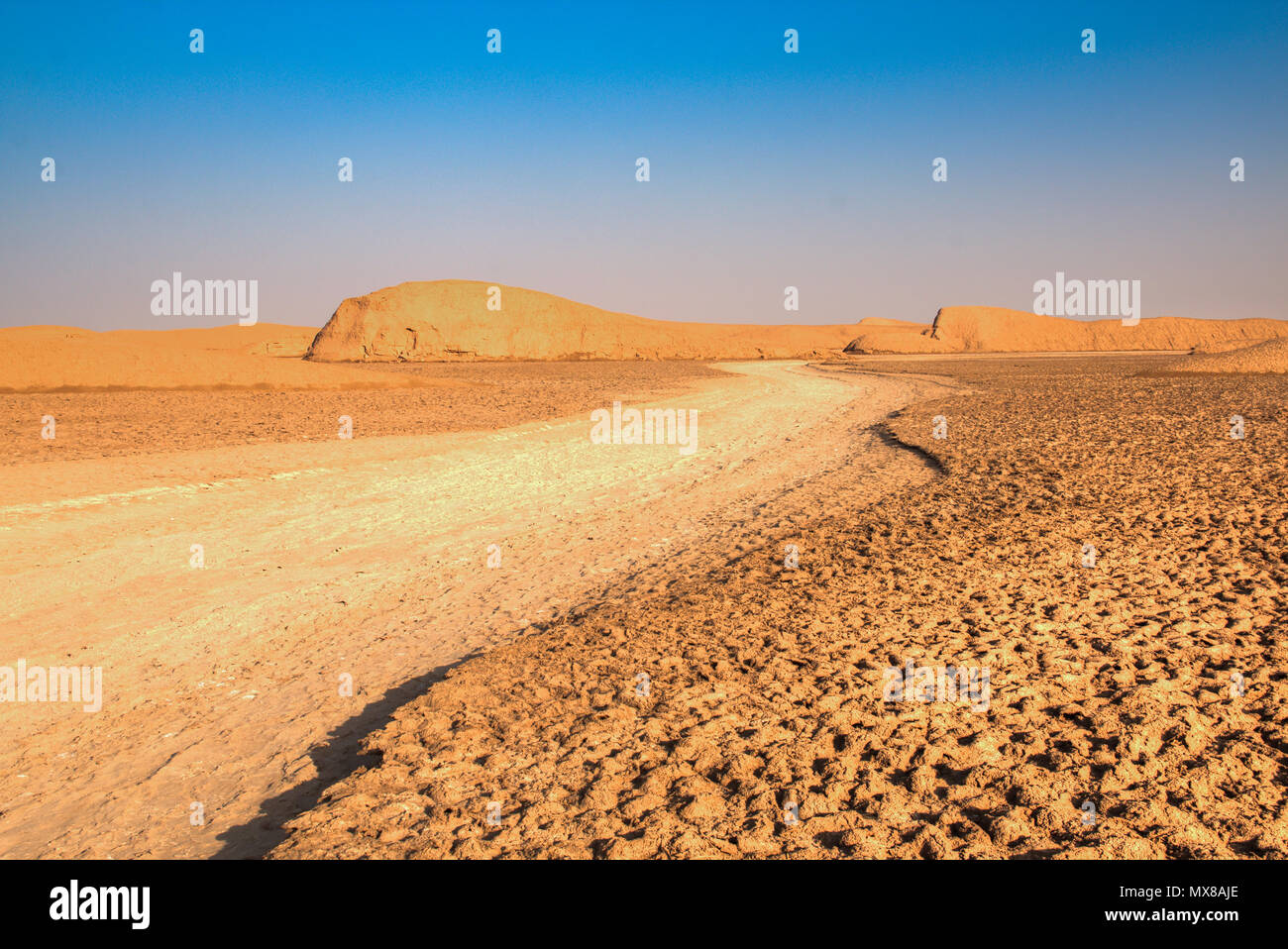 Salt river in dasht e lut desert hi-res stock photography and images ...