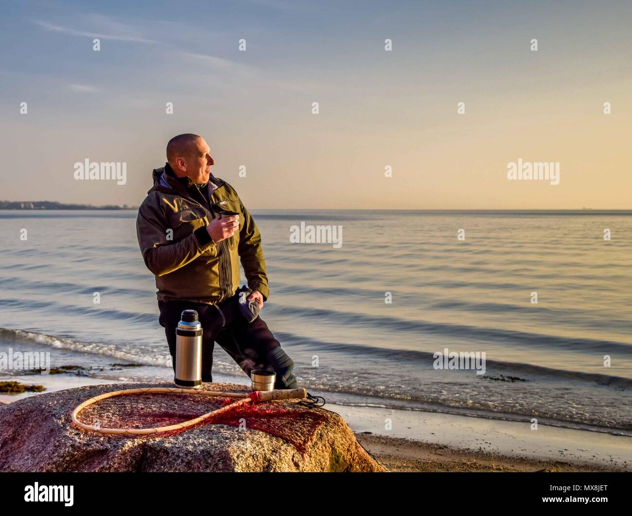 Family drinking outside hi-res stock photography and images - Alamy