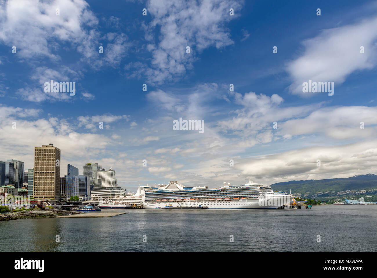 The ocean buildings hi-res stock photography and images - Alamy