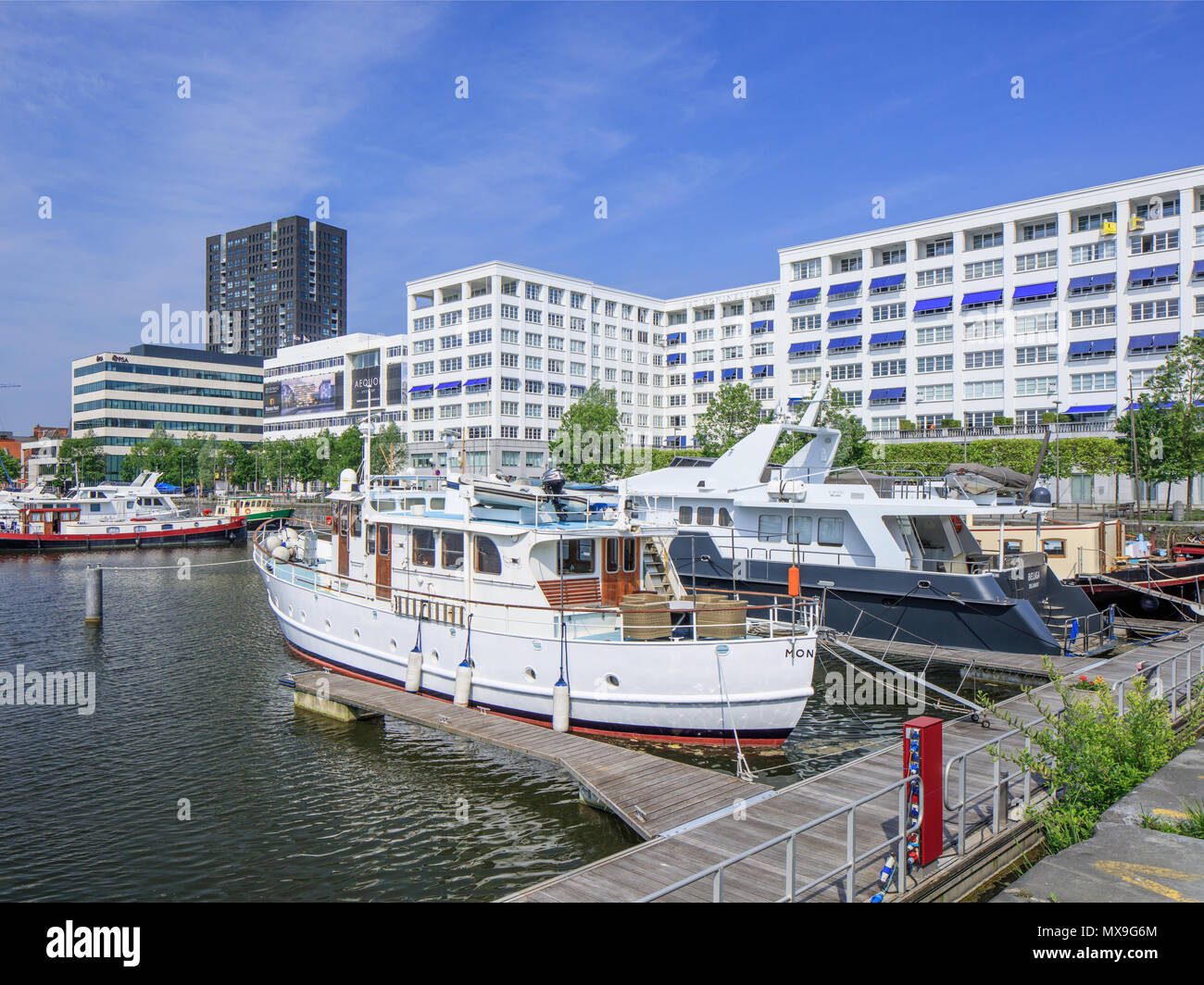 White fancy apartment buildings in hi-res stock photography and images ...