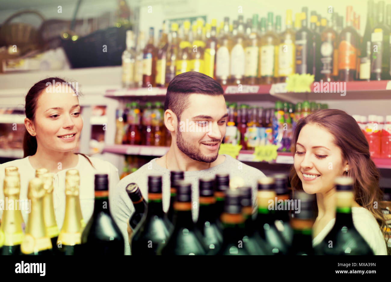 Middle class alcoholic hi-res stock photography and images - Alamy