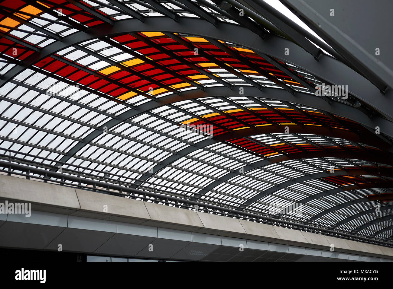 Iron railway station ceiling hi-res stock photography and images - Alamy