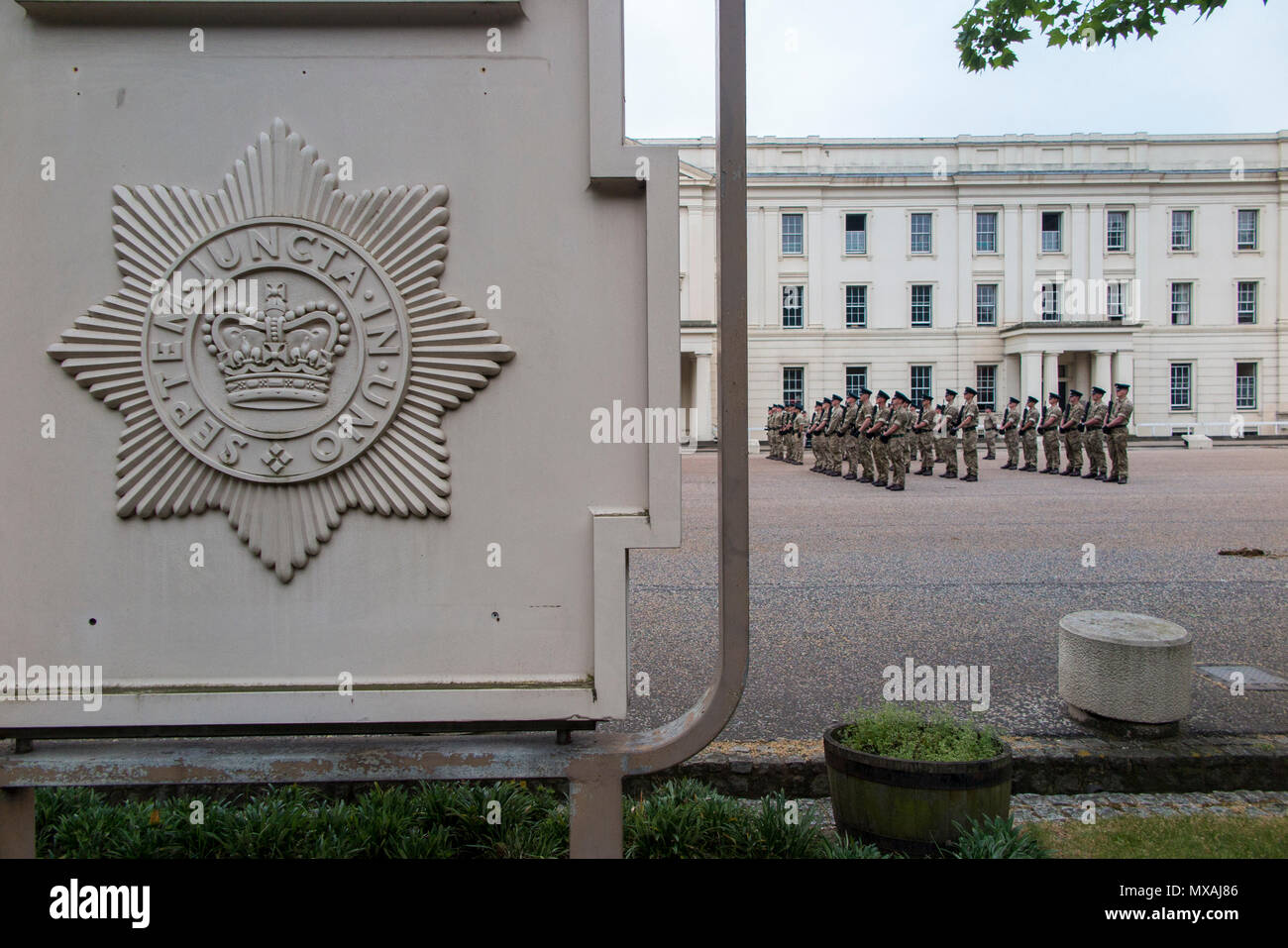 Wellington barracks hi-res stock photography and images - Alamy
