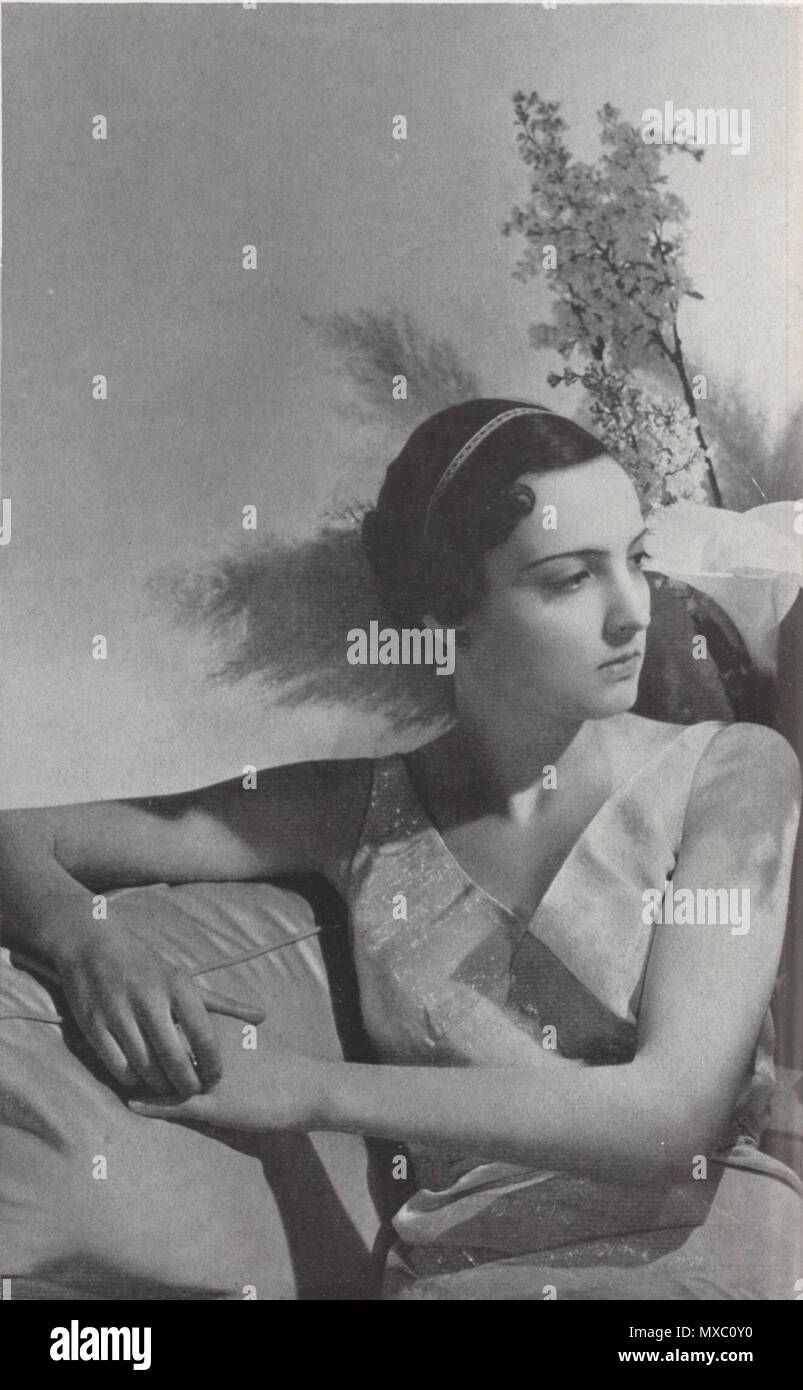 354 La comtesse Guy de Gabriac, née Denise Goüin Stock Photo - Alamy