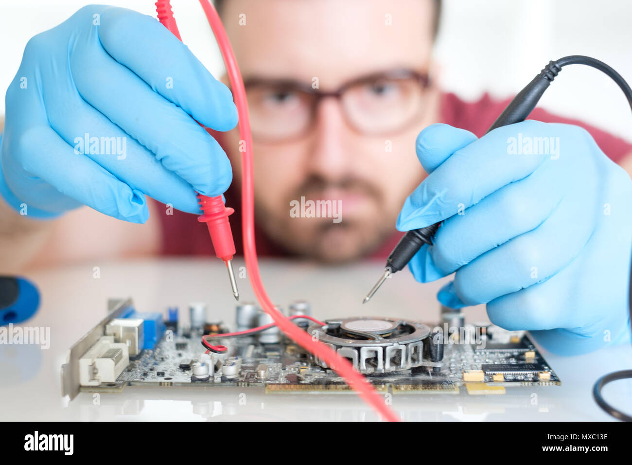 Computer parts assembly hi-res stock photography and images - Alamy