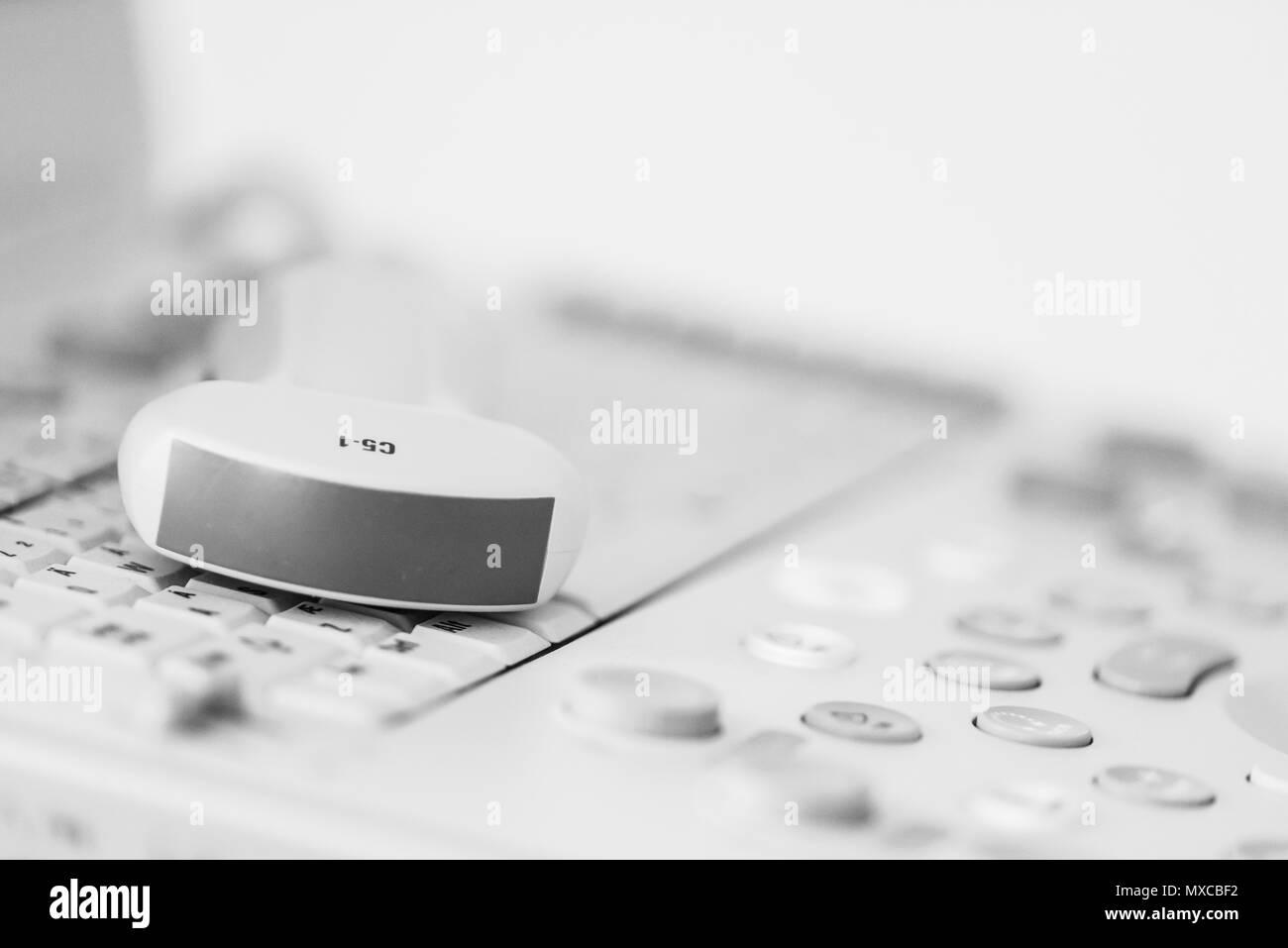 Modern ultrasound machine with sensors Stock Photo - Alamy