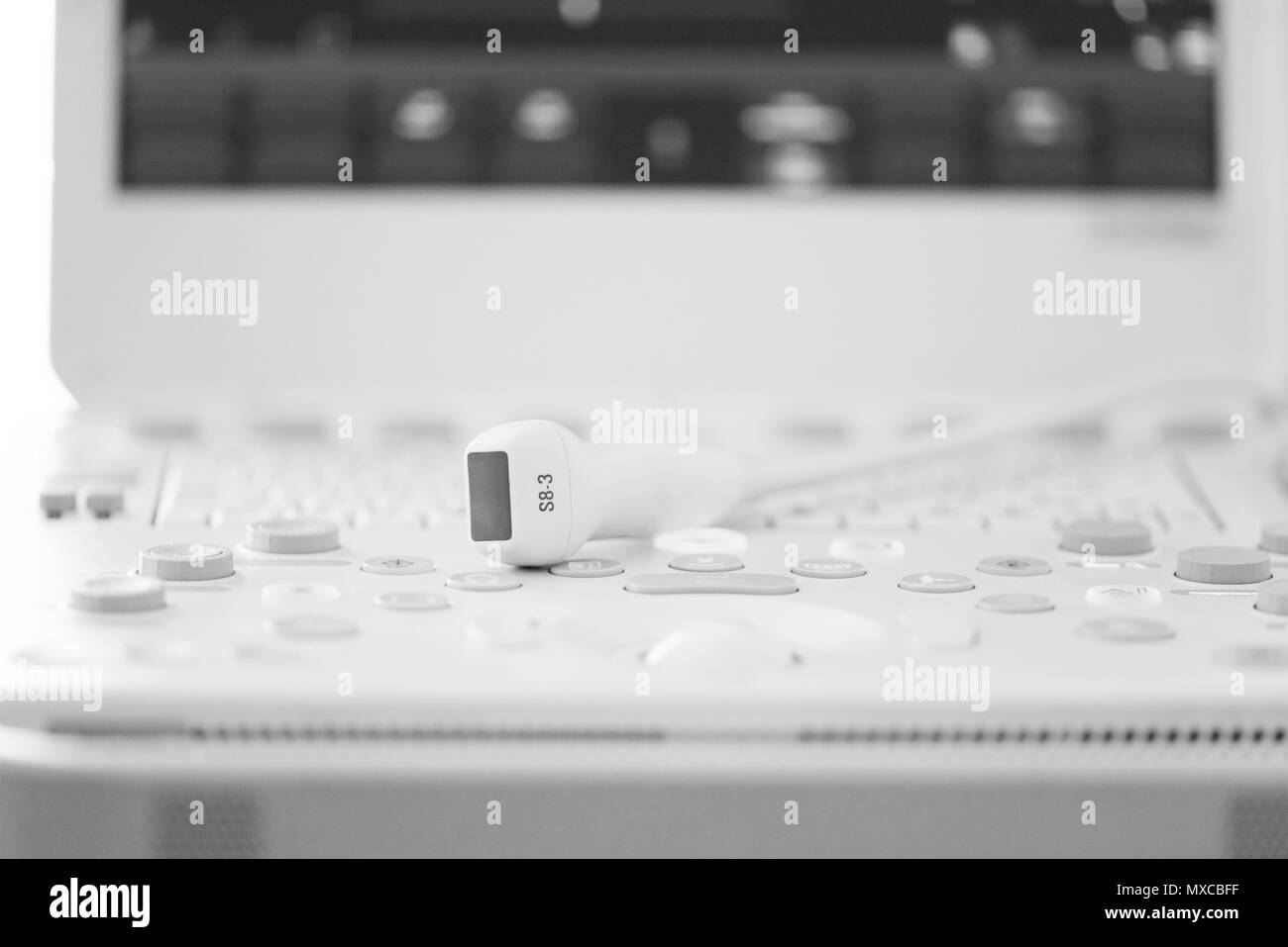 Modern ultrasound machine with sensors Stock Photo - Alamy