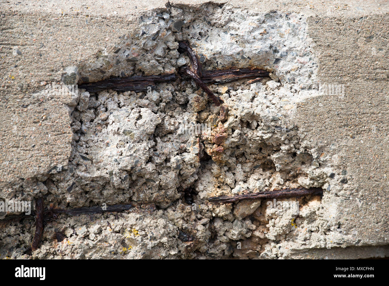 decaying reinforced concrete Stock Photo - Alamy