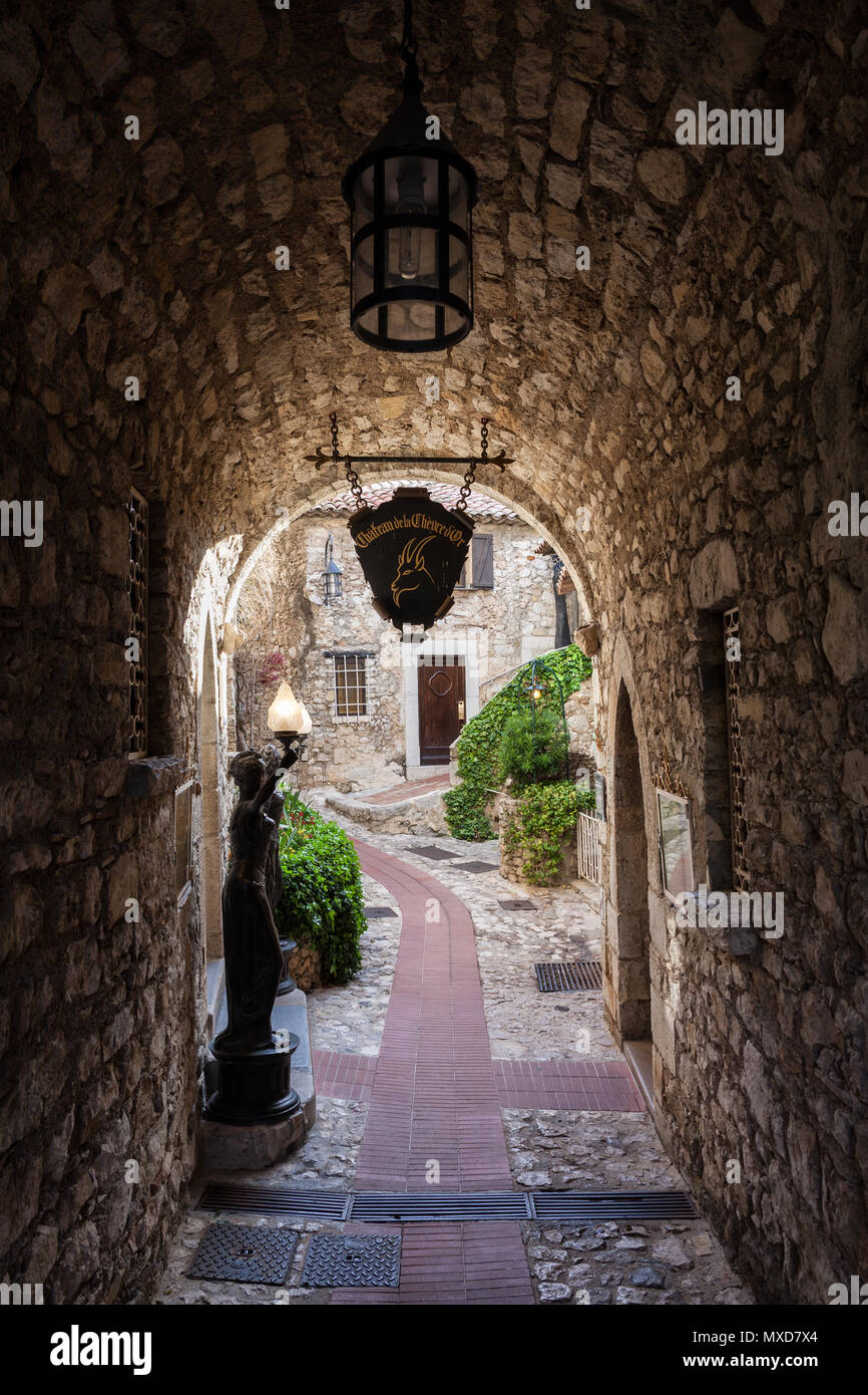 Old town passageway street hi-res stock photography and images - Alamy