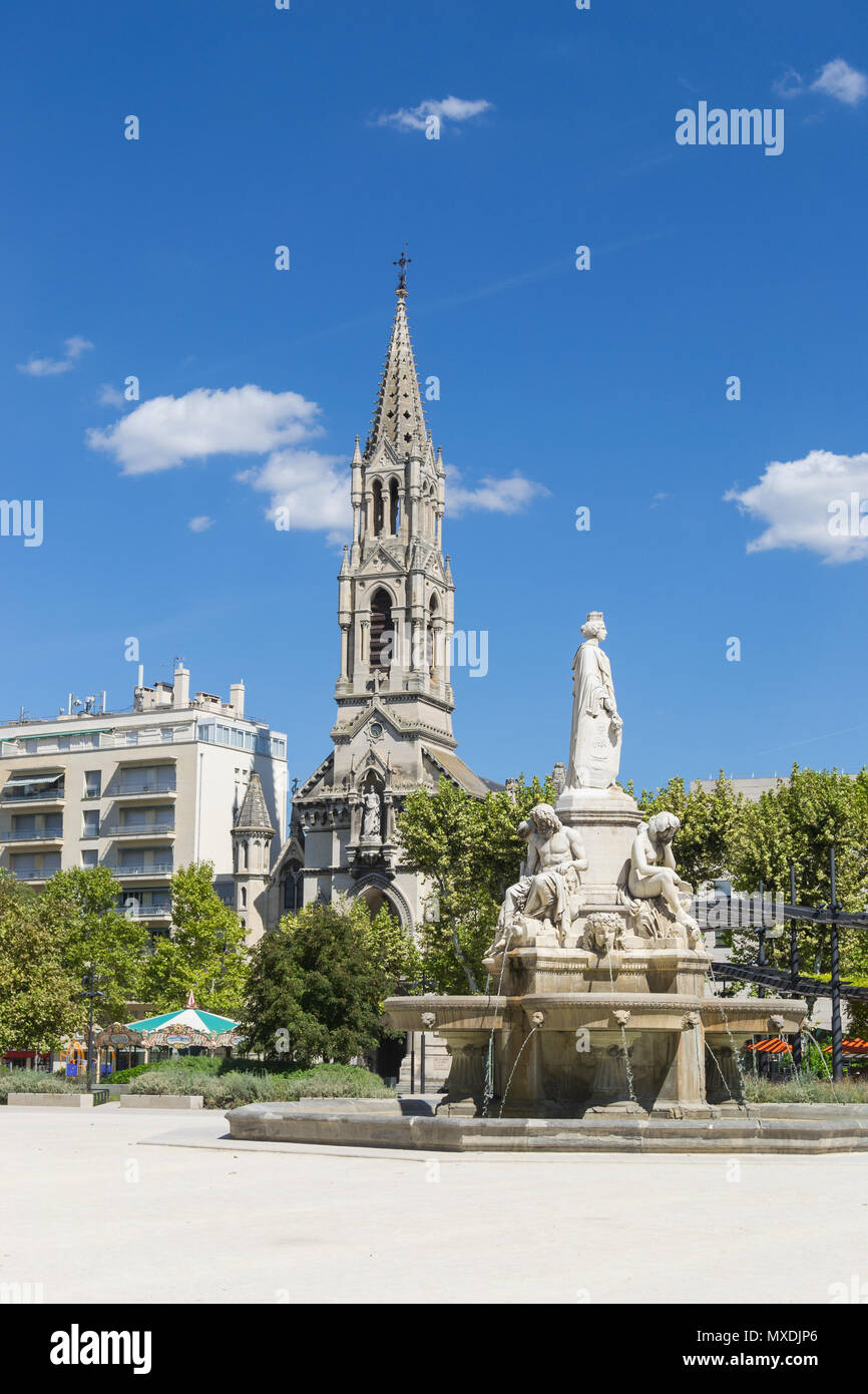 Nimes france street hi-res stock photography and images - Alamy