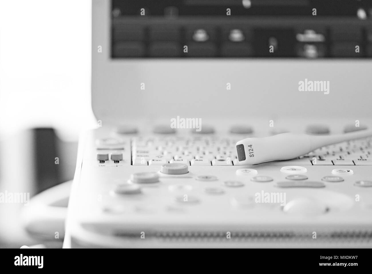Ultrasoundmachine hi-res stock photography and images - Alamy