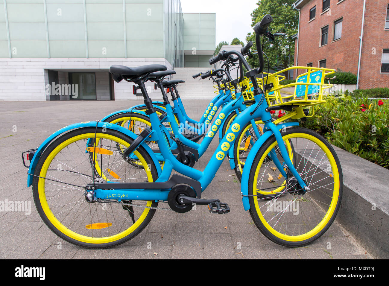Rental bikes hi-res stock photography and images - Alamy