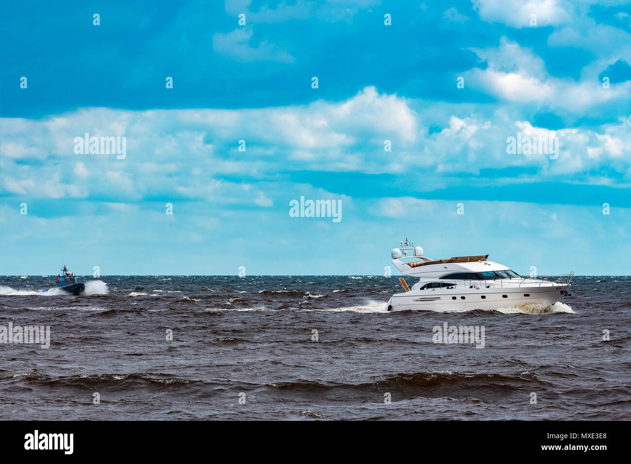 Fast moving passenger water craft hi-res stock photography and images ...