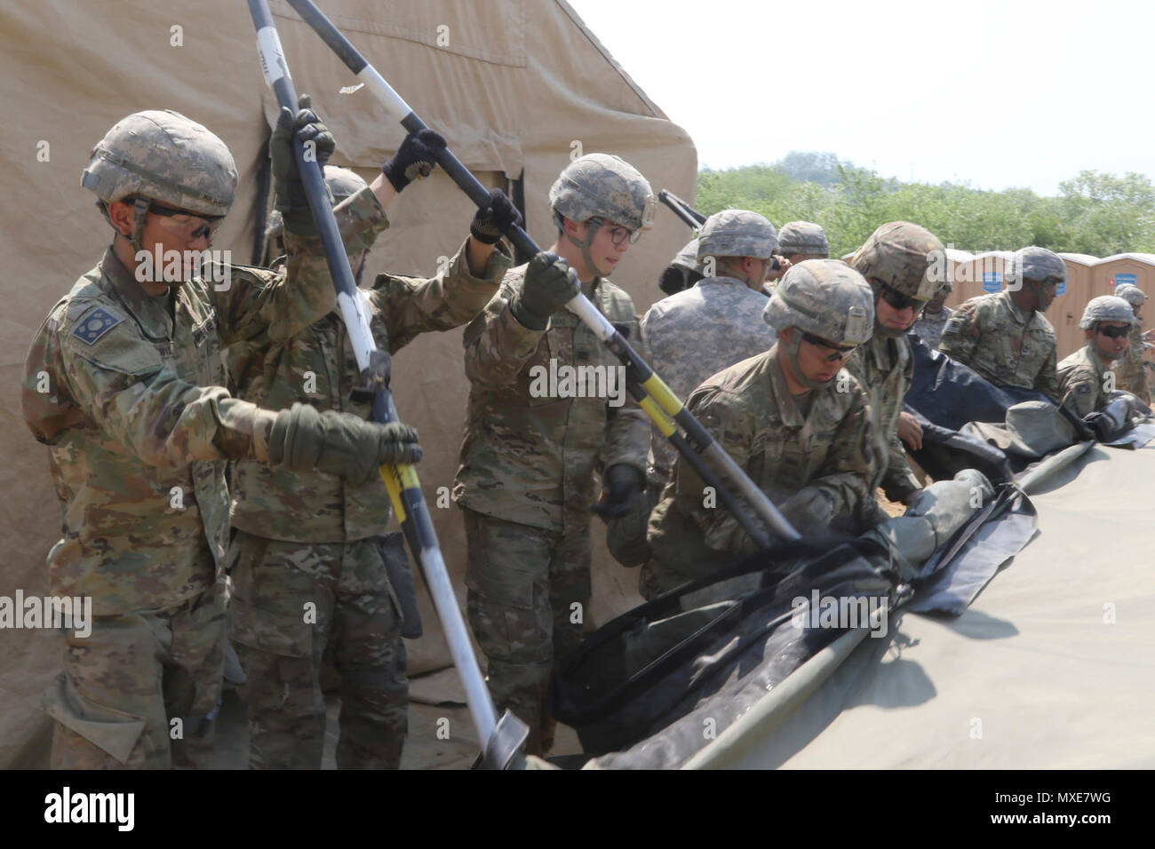 Soldiers assigned to 70th Brigade Support Battalion, 210th Field ...