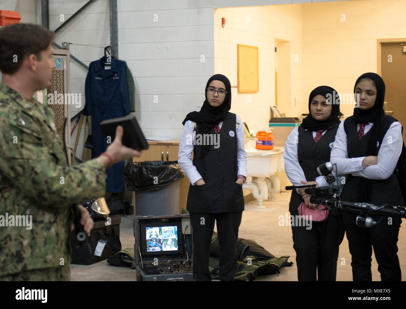 Defence diving school hi-res stock photography and images - Alamy