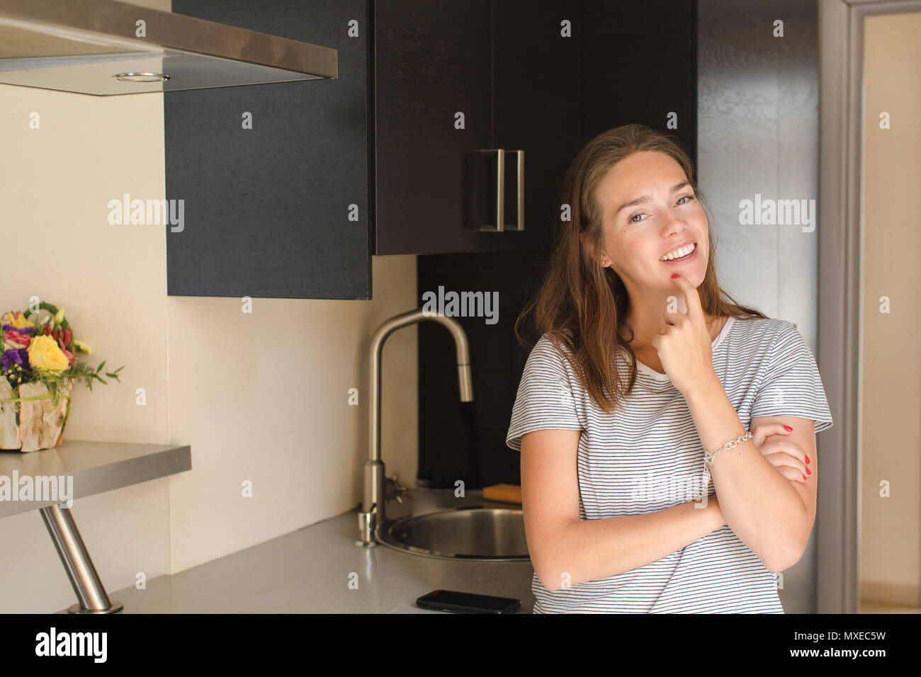 Kitchen lounge hi-res stock photography and images - Alamy