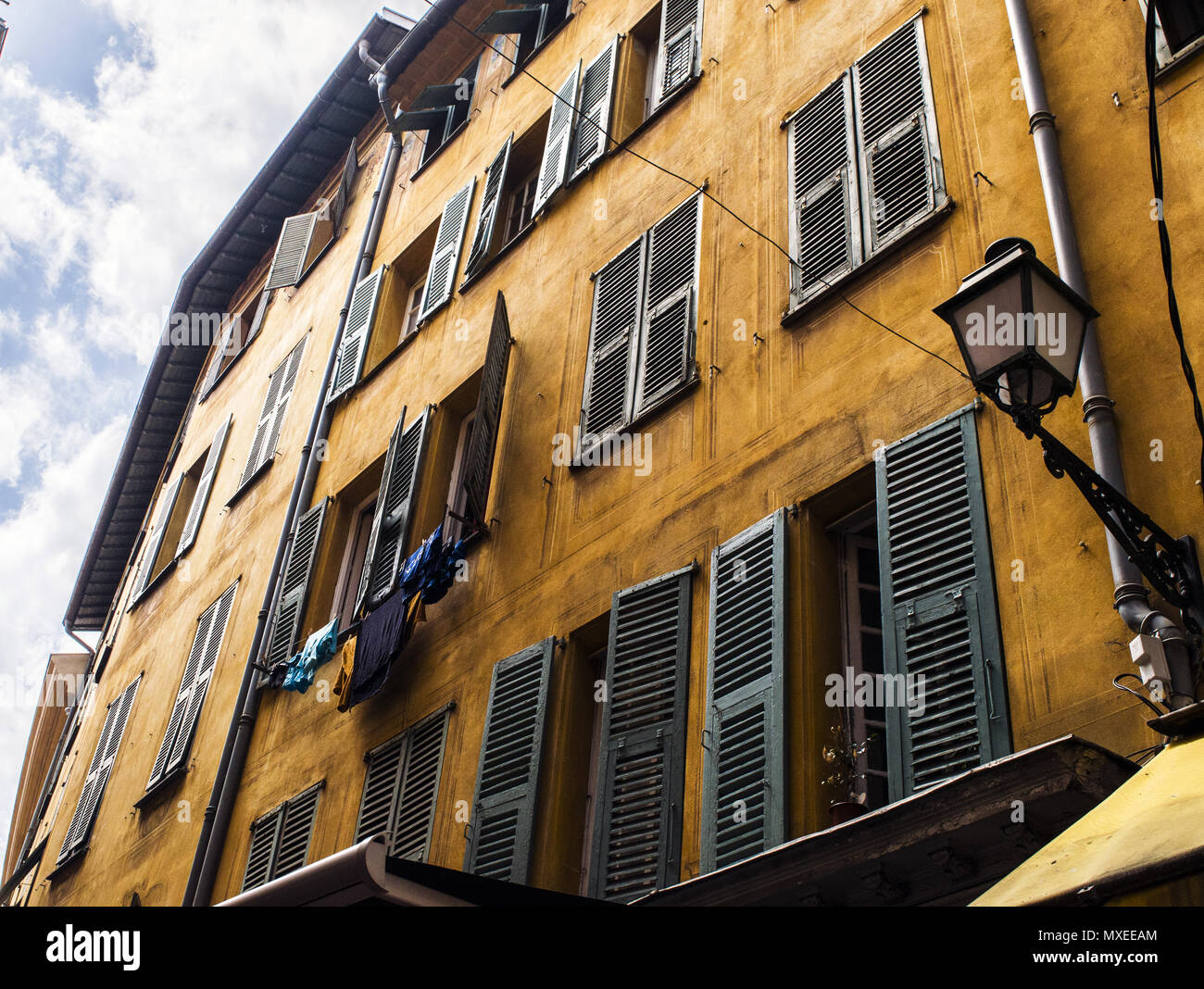 House facade in old town of Nice Stock Photo - Alamy