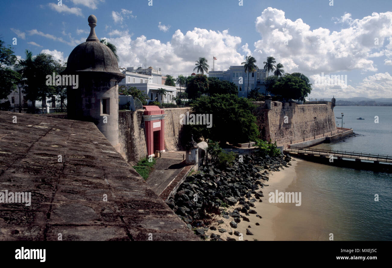 Plaza colon puerto rico hi-res stock photography and images - Alamy
