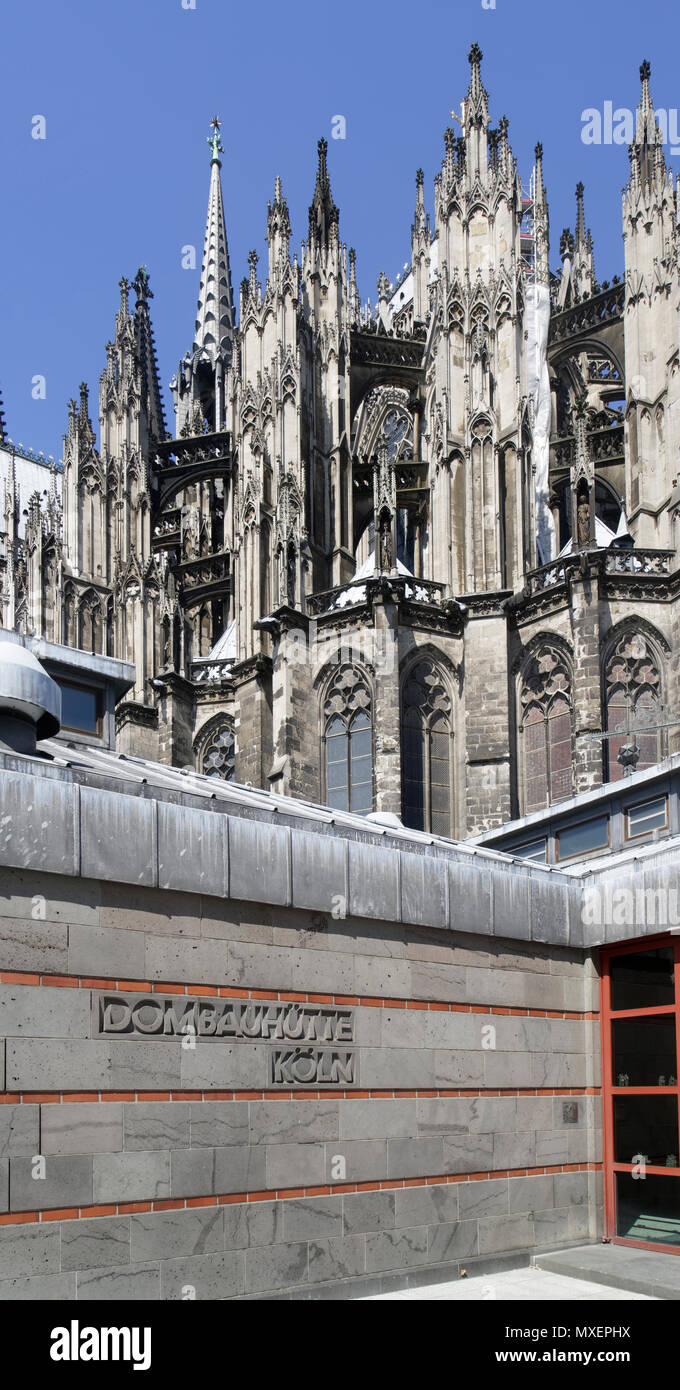 The German word ‚Dombauhütte‘ means ‚cathedral building lodge‘, which ...