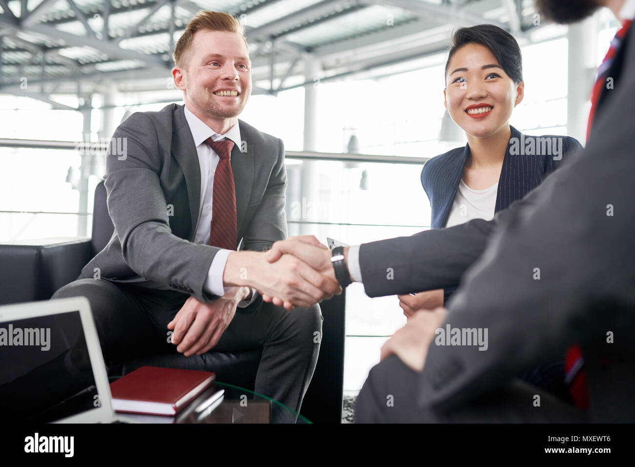 Firm handshake hi-res stock photography and images - Alamy