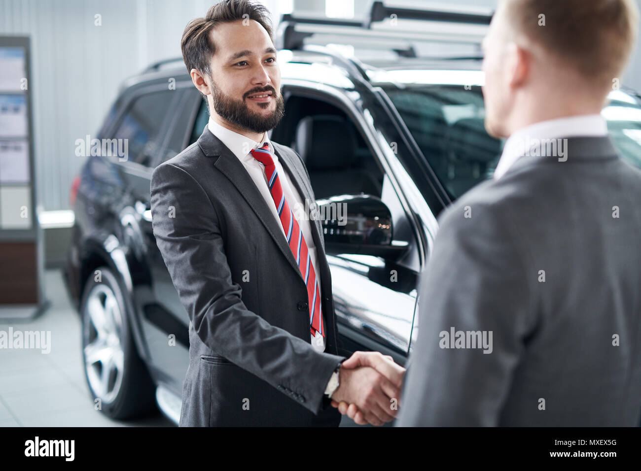 Customer service suit hi-res stock photography and images - Alamy