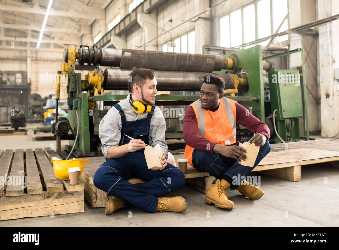Factory lunch hi-res stock photography and images - Alamy