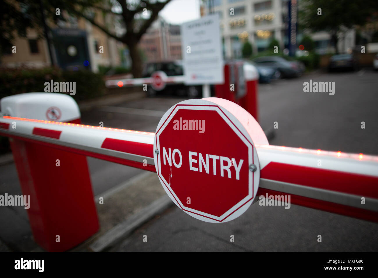 No Entry Road Closed signs Stock Photo - Alamy