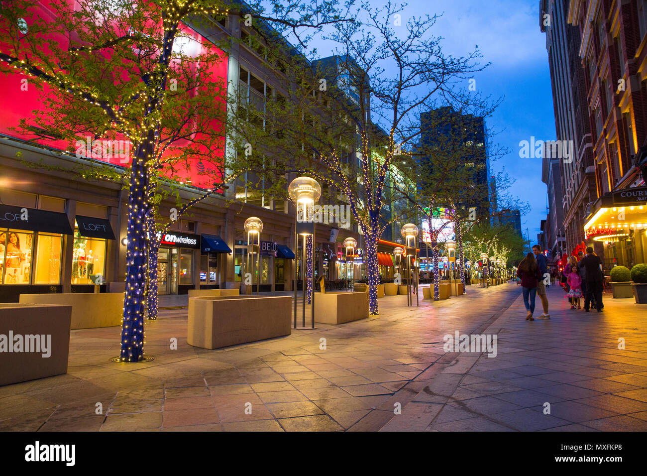 DENVER, COLORADO - MAY 1, 2018: Street scene along the 16th Street Mall ...
