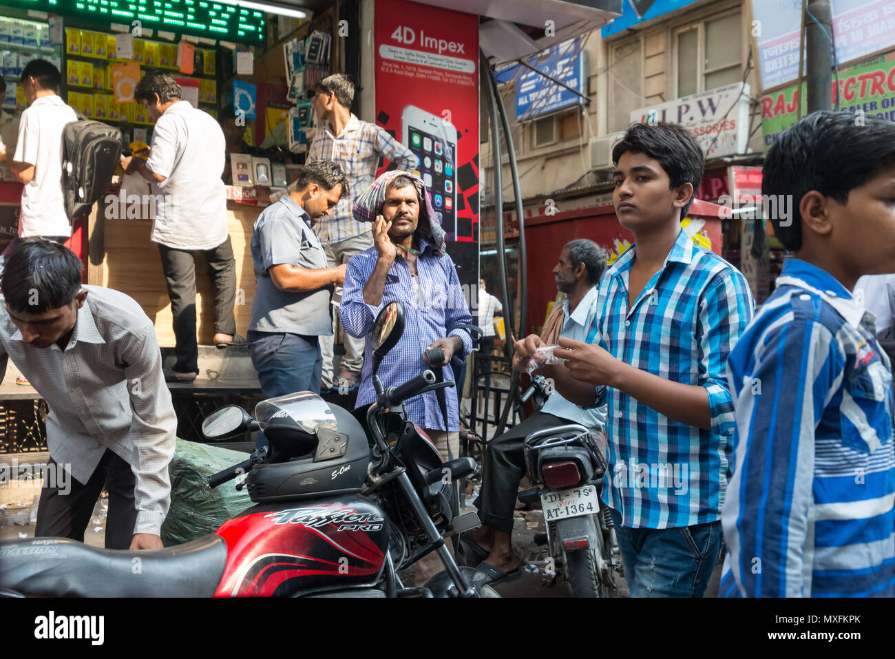 Daily life in delhi hi-res stock photography and images - Alamy