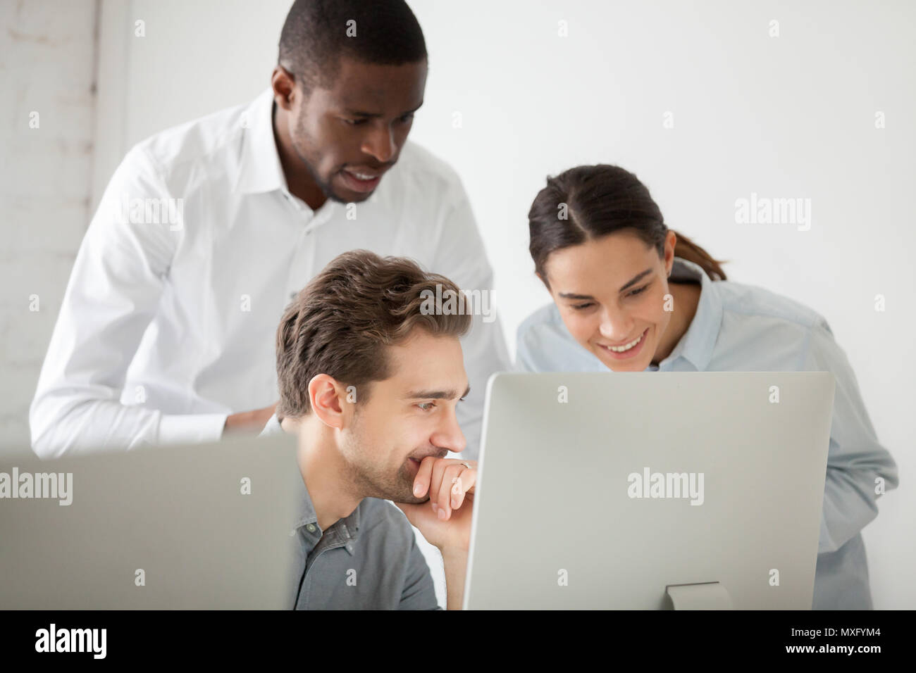 Coworking group hi-res stock photography and images - Alamy