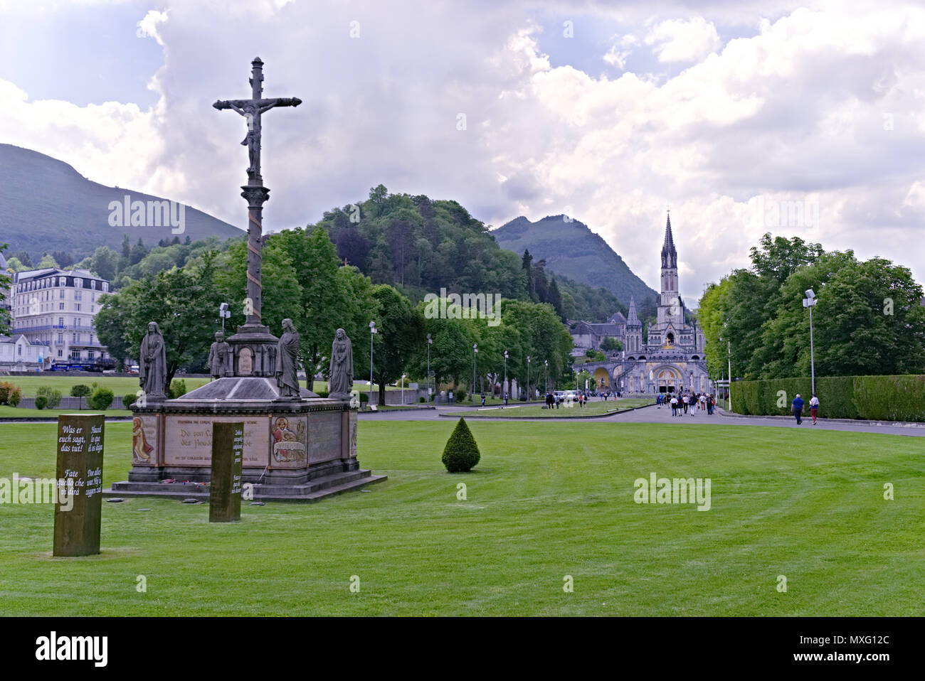 Pilgrimage lourdes hi-res stock photography and images - Alamy