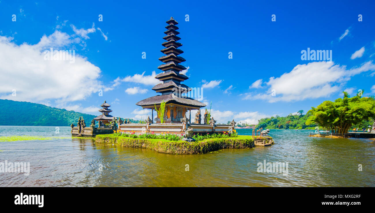 Floating temple or Pura Ulun Danu temple on a lake Beratan. Bali ...