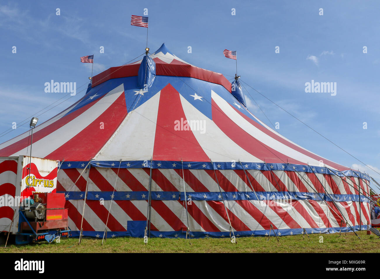 Circus generator hi-res stock photography and images - Alamy