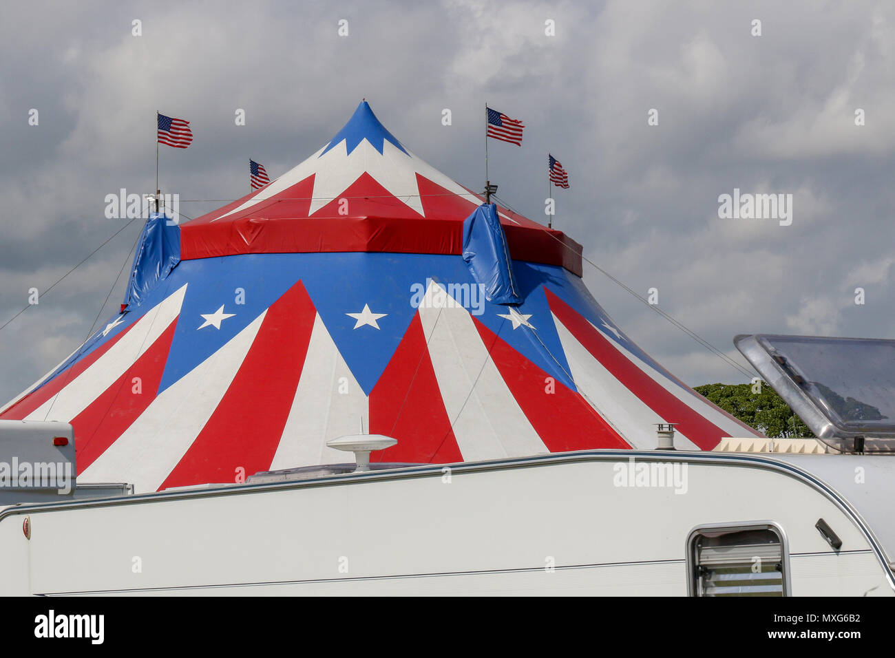 Circus cravans hi-res stock photography and images - Alamy