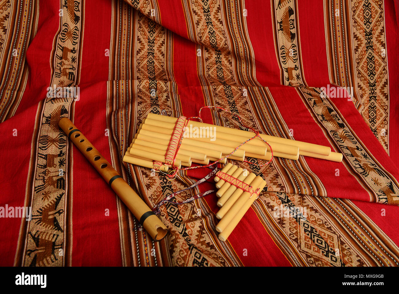 Peruvian panpipes hi-res stock photography and images - Alamy
