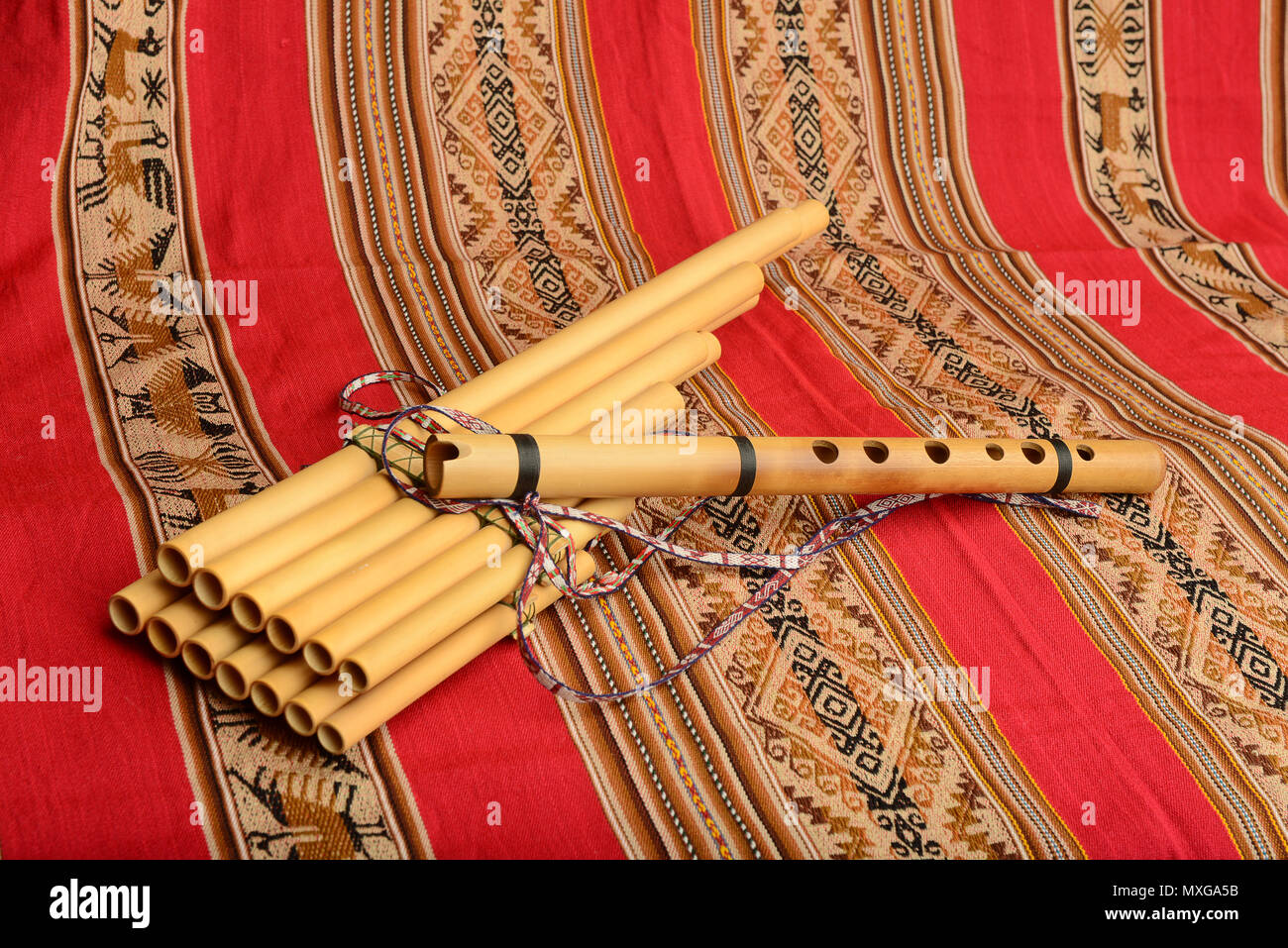 Peruvian panpipes hi-res stock photography and images - Alamy