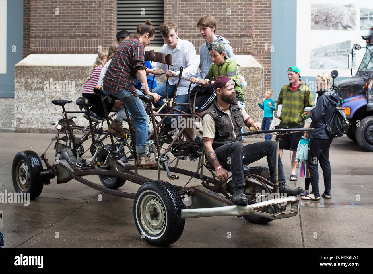 Multiple people bike hi-res stock photography and images - Alamy