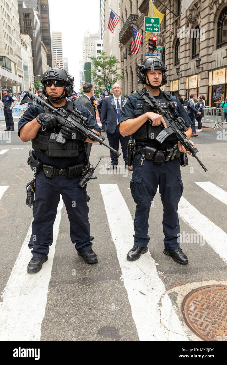 Counter terrorism unit hi-res stock photography and images - Alamy
