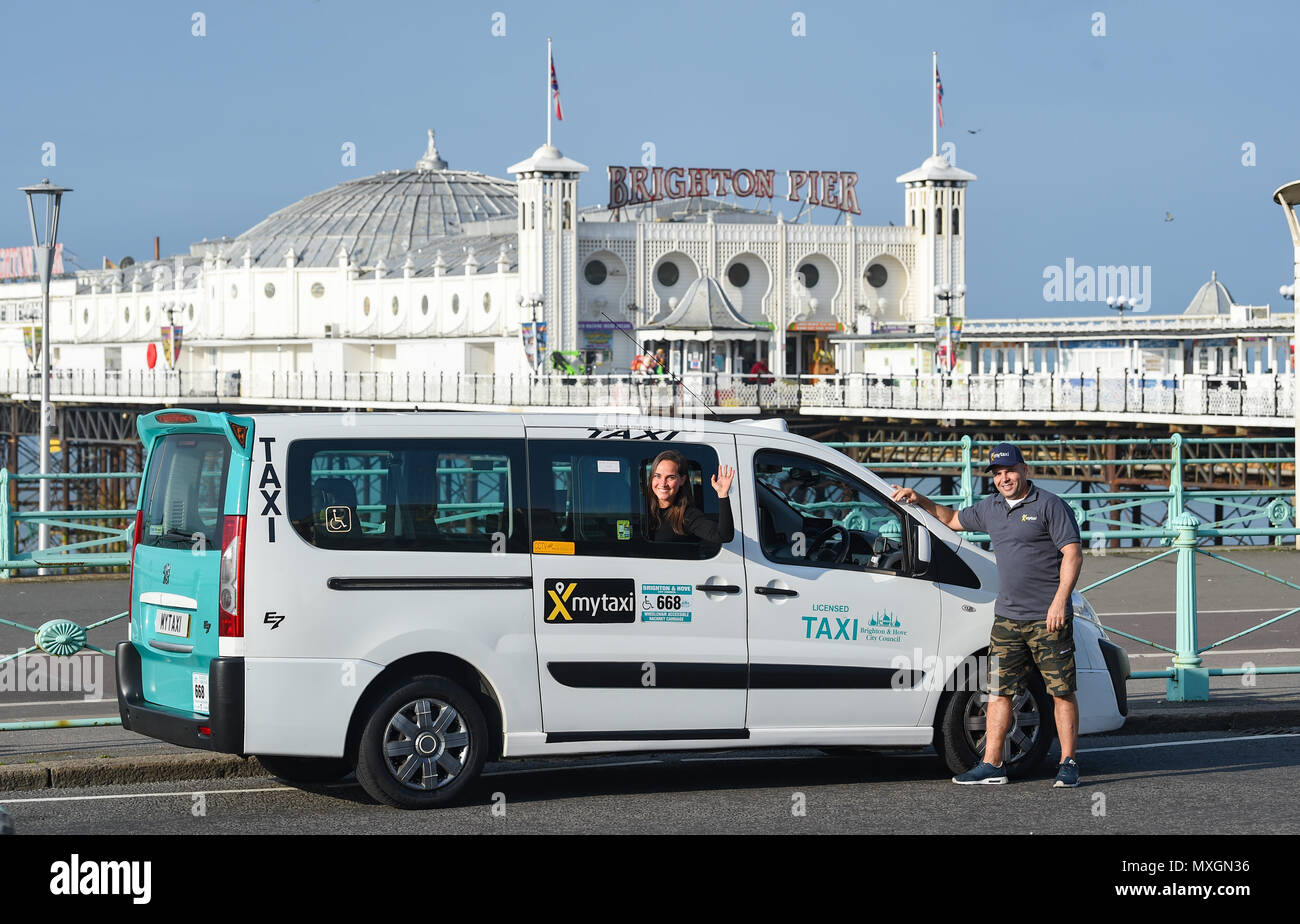 Brighton taxi cab hi-res stock photography and images - Alamy