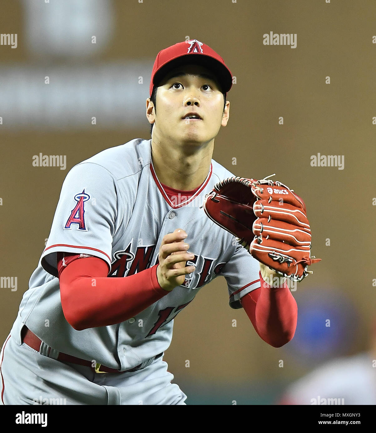 Los Angeles Angels starting pitcher Shohei Ohtani throw a 101-mph ...